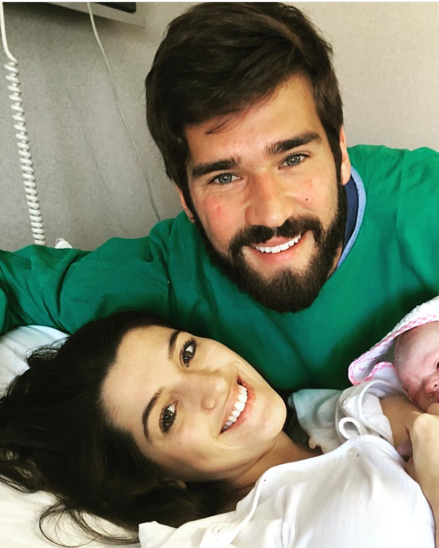 Instagram, Alisson festeggia la nascita della figlia Helena: "Benvenuta ...