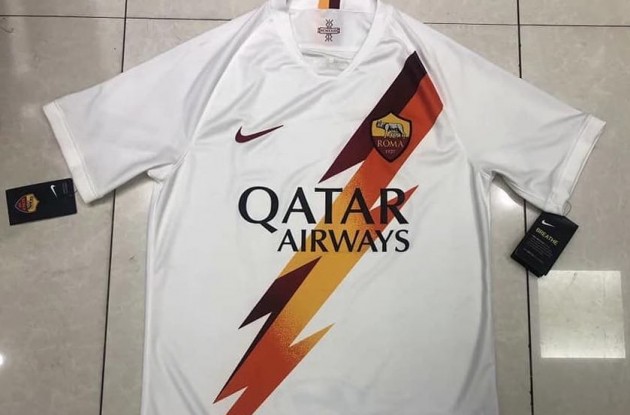 As Roma: ecco le prime immagini della seconda maglia 2019/20 (FOTO ...