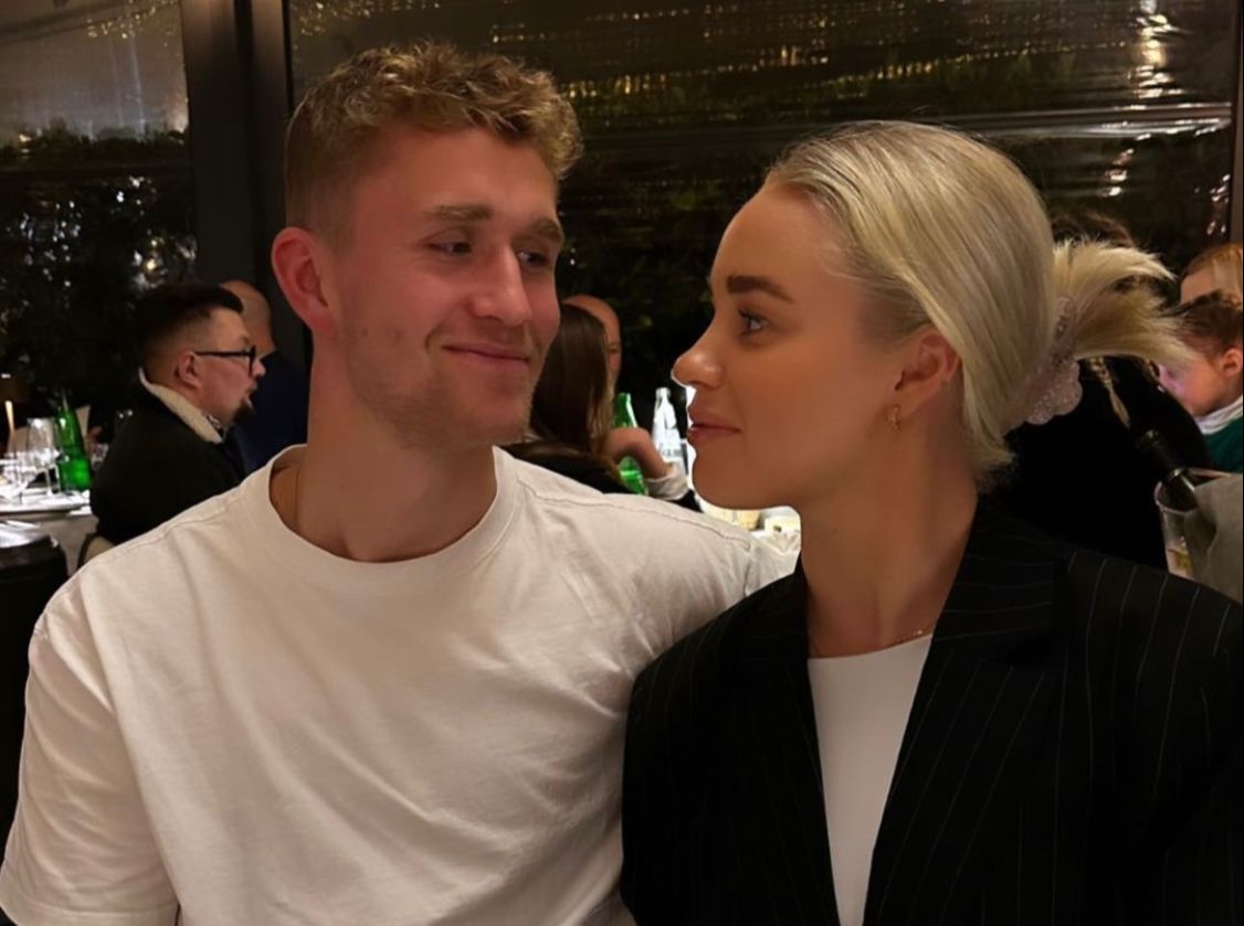 Instagram, Solbakken a cena con la fidanzata in un ristorante della ...